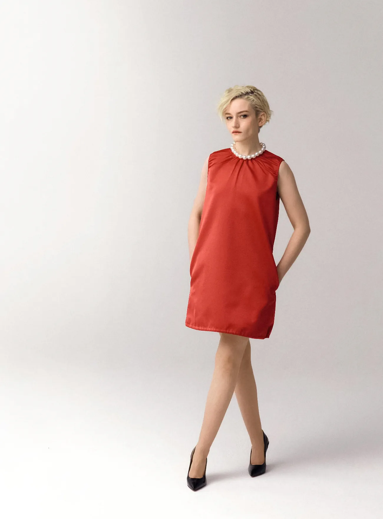 Julia Garner covers Harper’s Bazaar Germany February 2025 by Regan ...